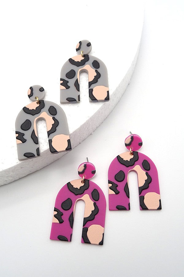 U-SHAPE ANIMAL PRINT ACRYLIC EAR | 40E024 – JOSSLYN COMPANY